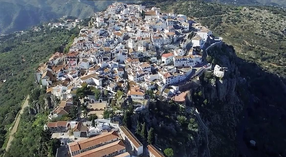 Comares en Málaga: un bonito pueblo con vistas | Familysol